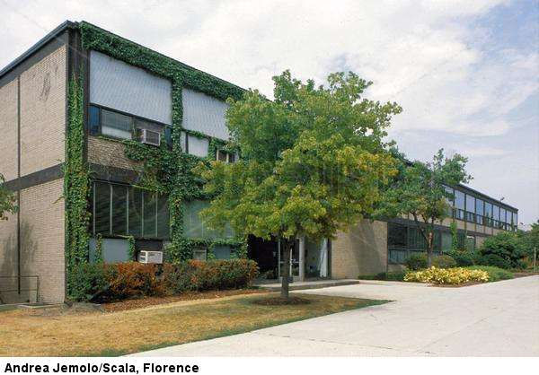 IIT Alumni Memorial Hall. Vista general. 1951-53, Ludwig Mies van der ...